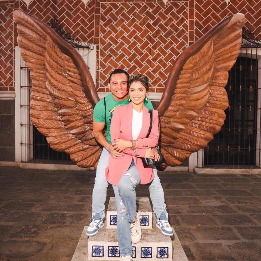 Edwin Luna y su familia vacacionan por las calles de Puebla