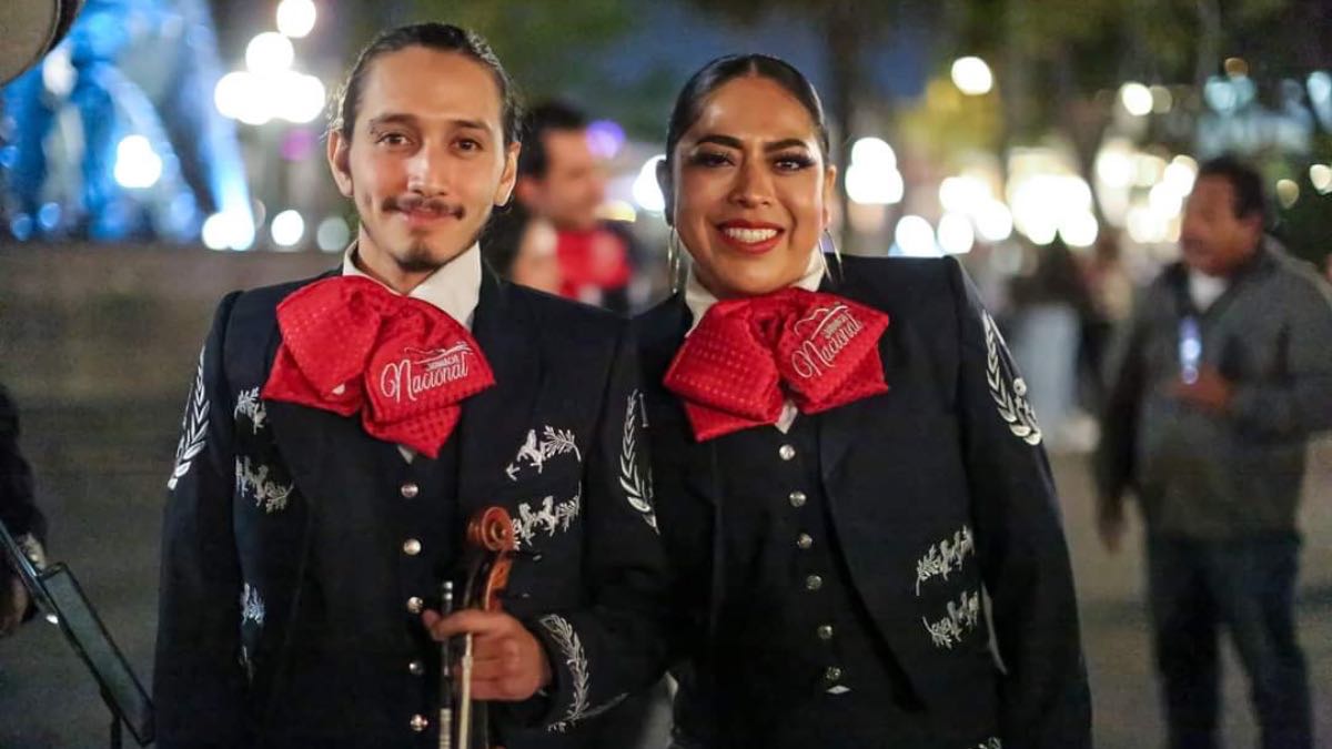 Instituto Macuil Xóchitl hace presentación de Mariachi en el Zócalo