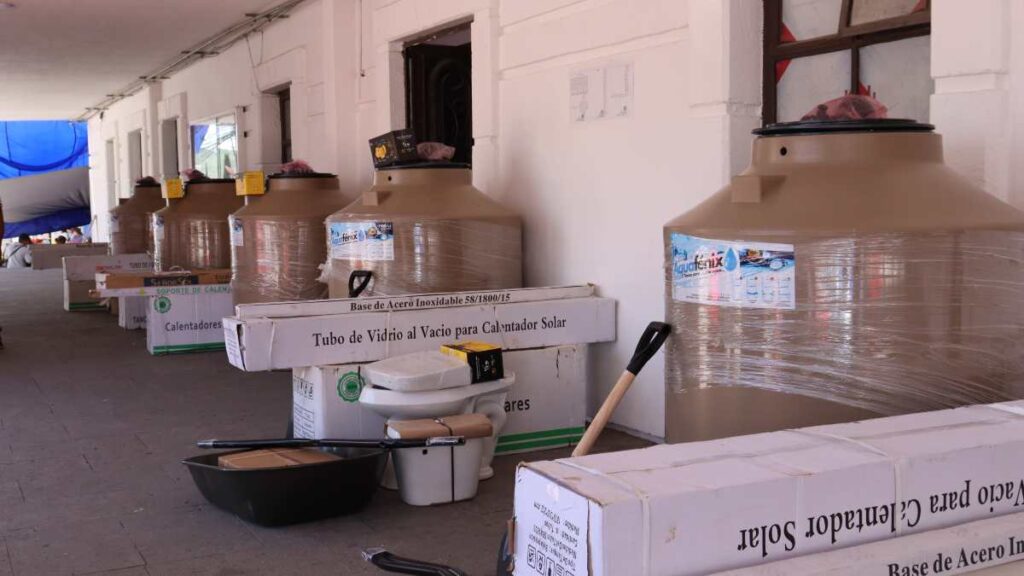Kits Hogar Feliz son entregados en Ocoyucan