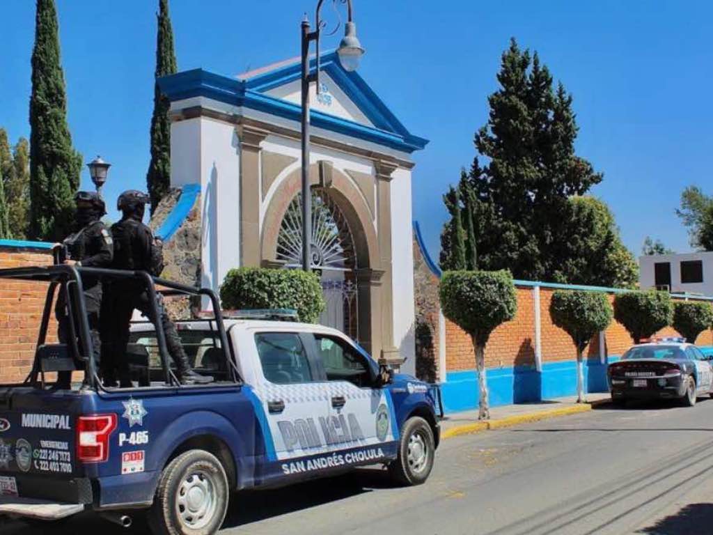 Encuentran piernas humanas en panteón de San Andrés Cholula