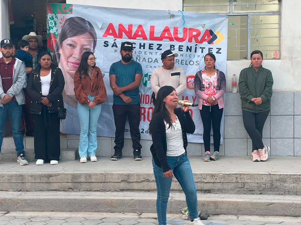 Ana Laura Sánchez visita barrios de Cañada Morelos