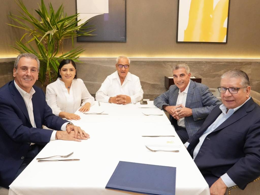 Reunión de Pepe Chedraui con exalcaldes fue para compartir experiencias ...