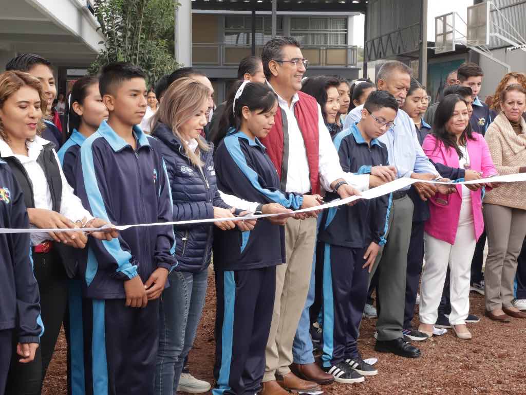Telesecundaria Luis G Urbina estrena dos nuevas aulas y un módulo sanitario