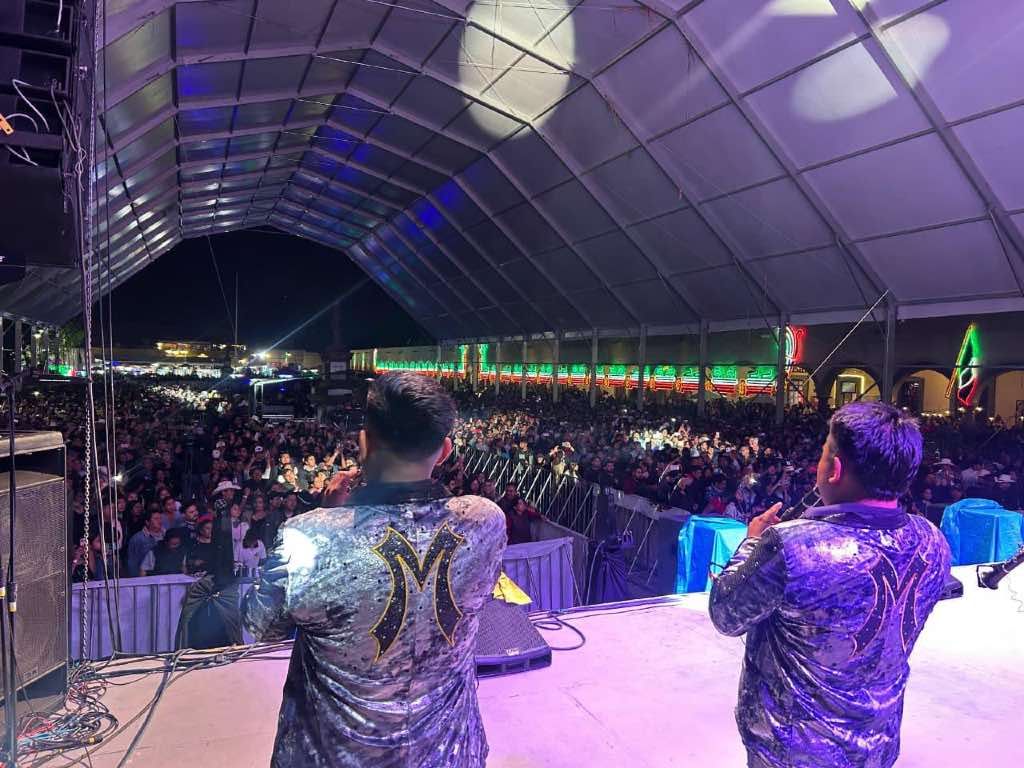 La banda La Misteriosa lleva la vibra del Carnaval a la Feria de Cholula